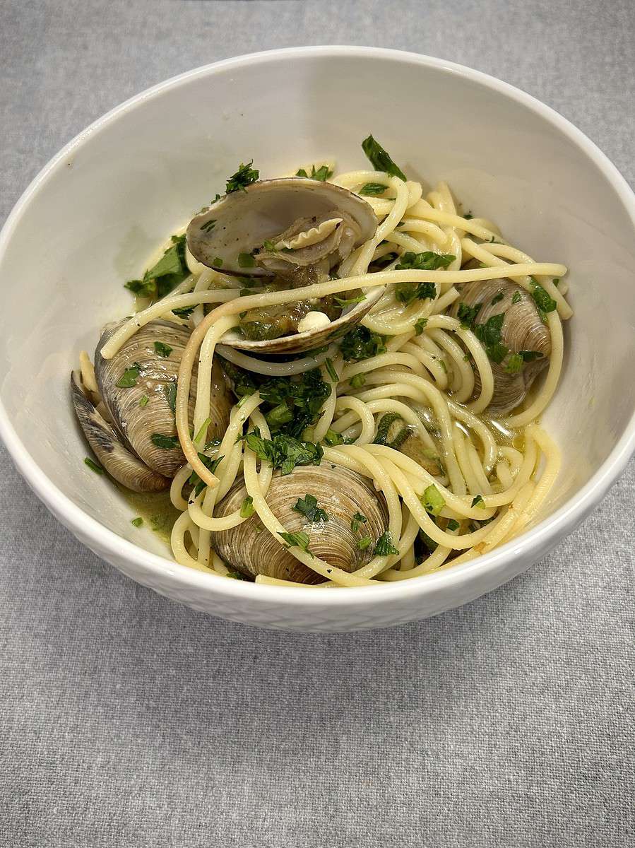 Spaghetti alle Vongole with Zucchini: A Taste of Southern Italy - Food ...
